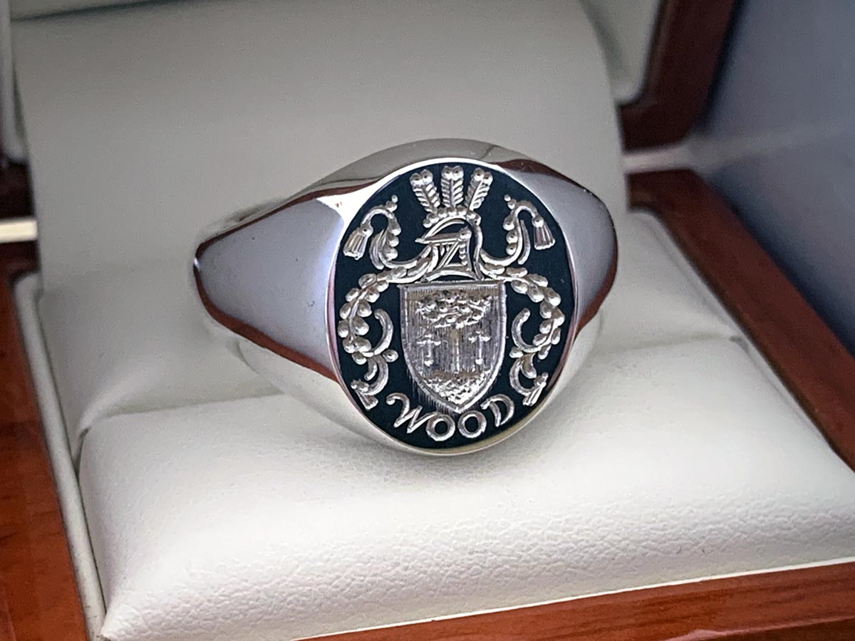 9ct Traditional White Gold “Coat of Arms” Signet Ring – Hallmark ...