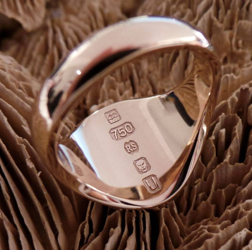 Classic Rose Gold Capetonian Signet Ring – Hallmark Designers & Engravers